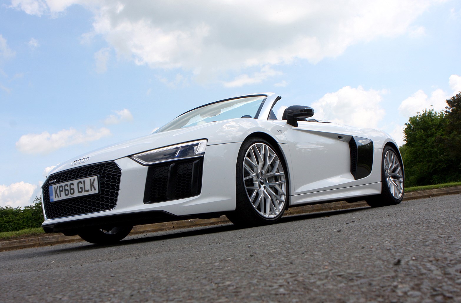 Audi R8 Spyder (2022) boot space, practicality and safety | Parkers