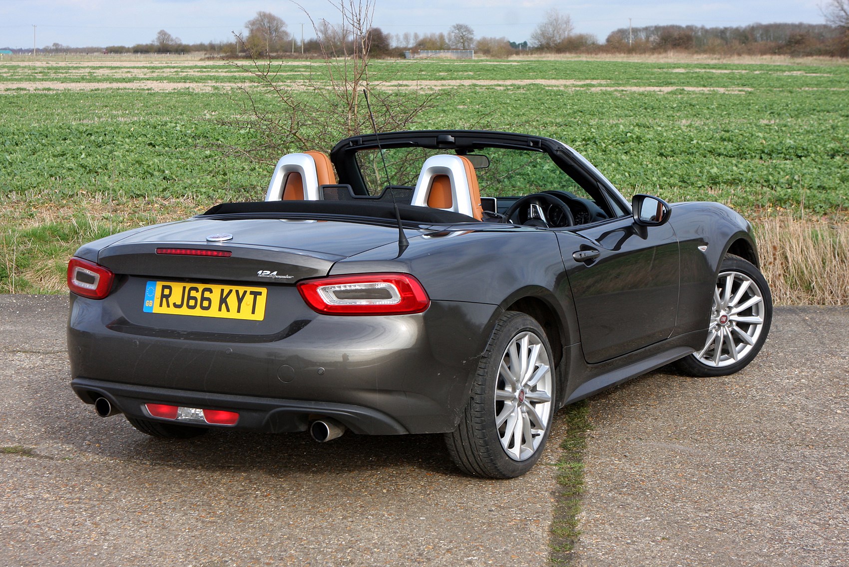 Used Fiat 124 Spider Convertible (2016 - 2019) Review | Parkers