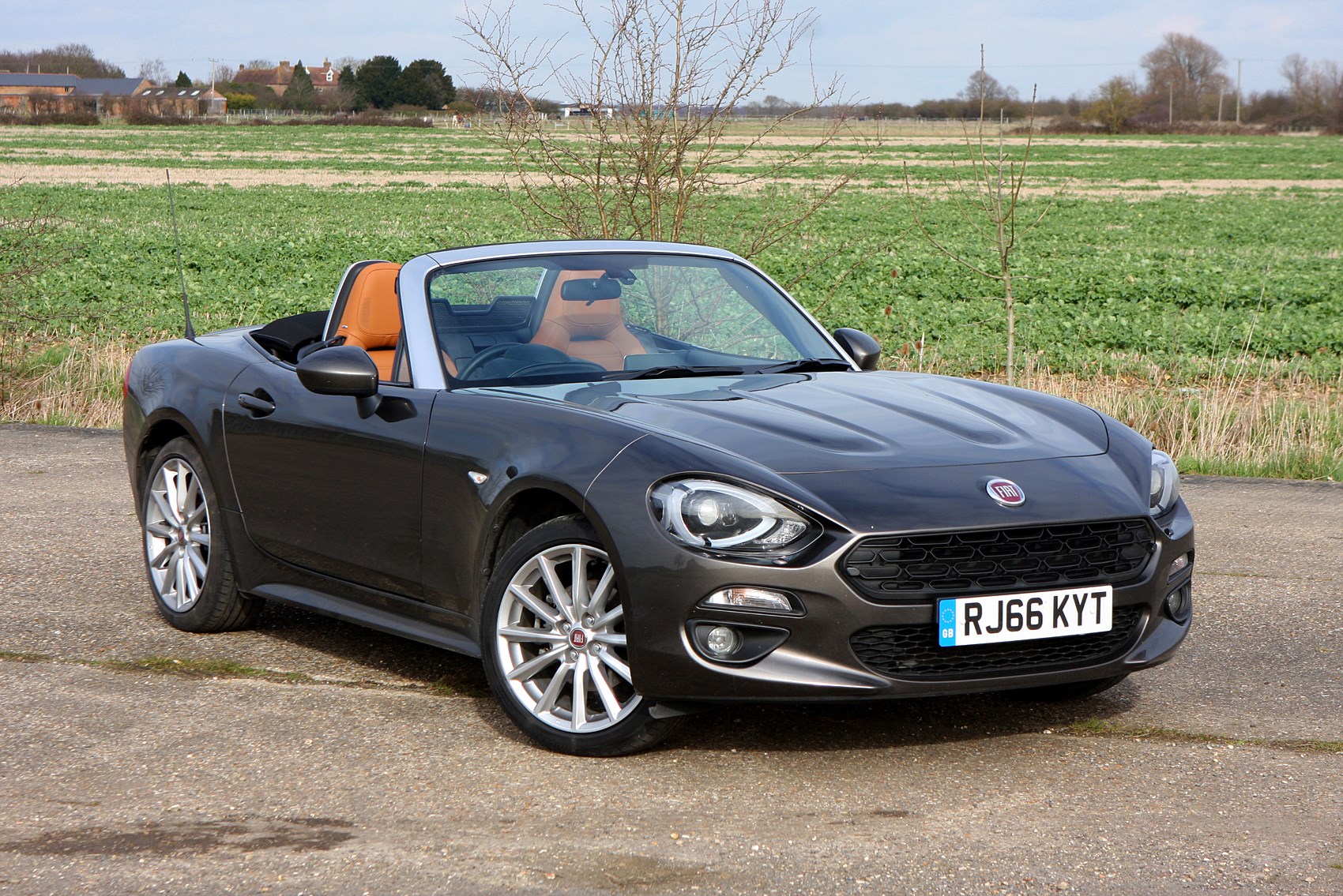 Used Fiat 124 Spider Convertible (2016 - 2019) Review | Parkers