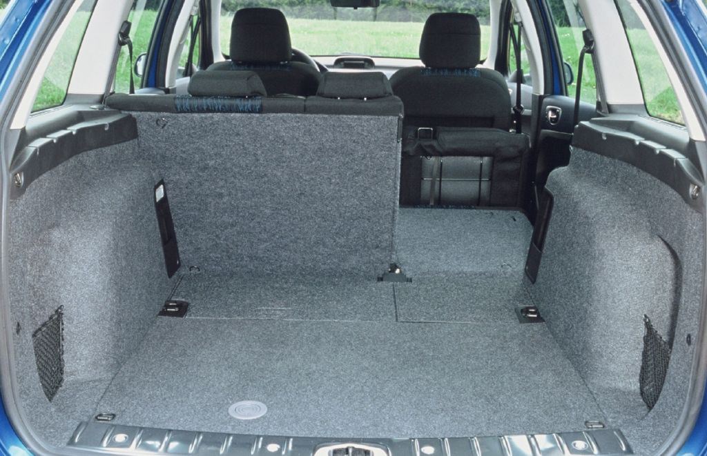 Used Peugeot 307 Estate (2002 - 2007) interior, tech and comfort | Parkers