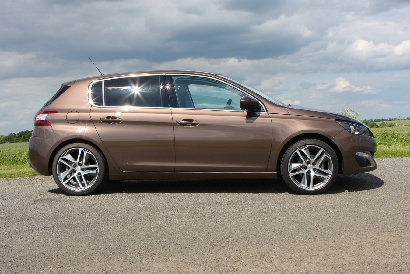 Used Peugeot 308 Hatchback (2014 - 2021) Review | Parkers