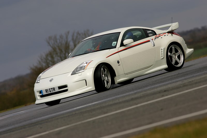 Used Nissan 350Z Coupe (2003 - 2010) boot space, practicality and ...