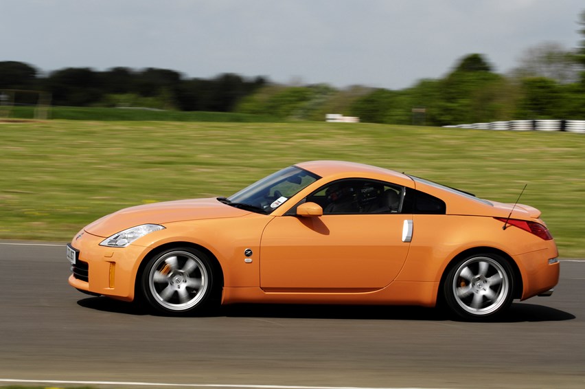 Used Nissan 350Z Coupe (2003 - 2010) boot space, practicality and ...