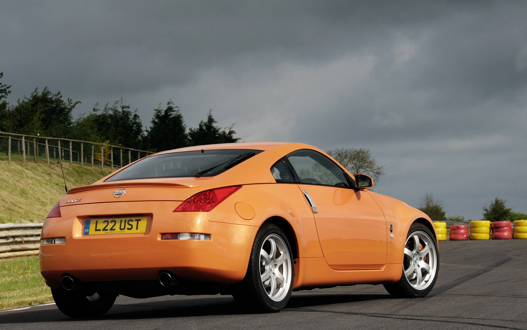 Used Nissan 350Z Coupe (2003 - 2010) boot space, practicality and ...