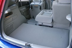 Used Daewoo Tacuma Estate (2000 - 2005) boot space & practicality | Parkers