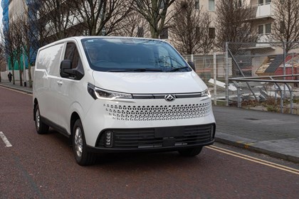 Maxus van reviews & dimensions