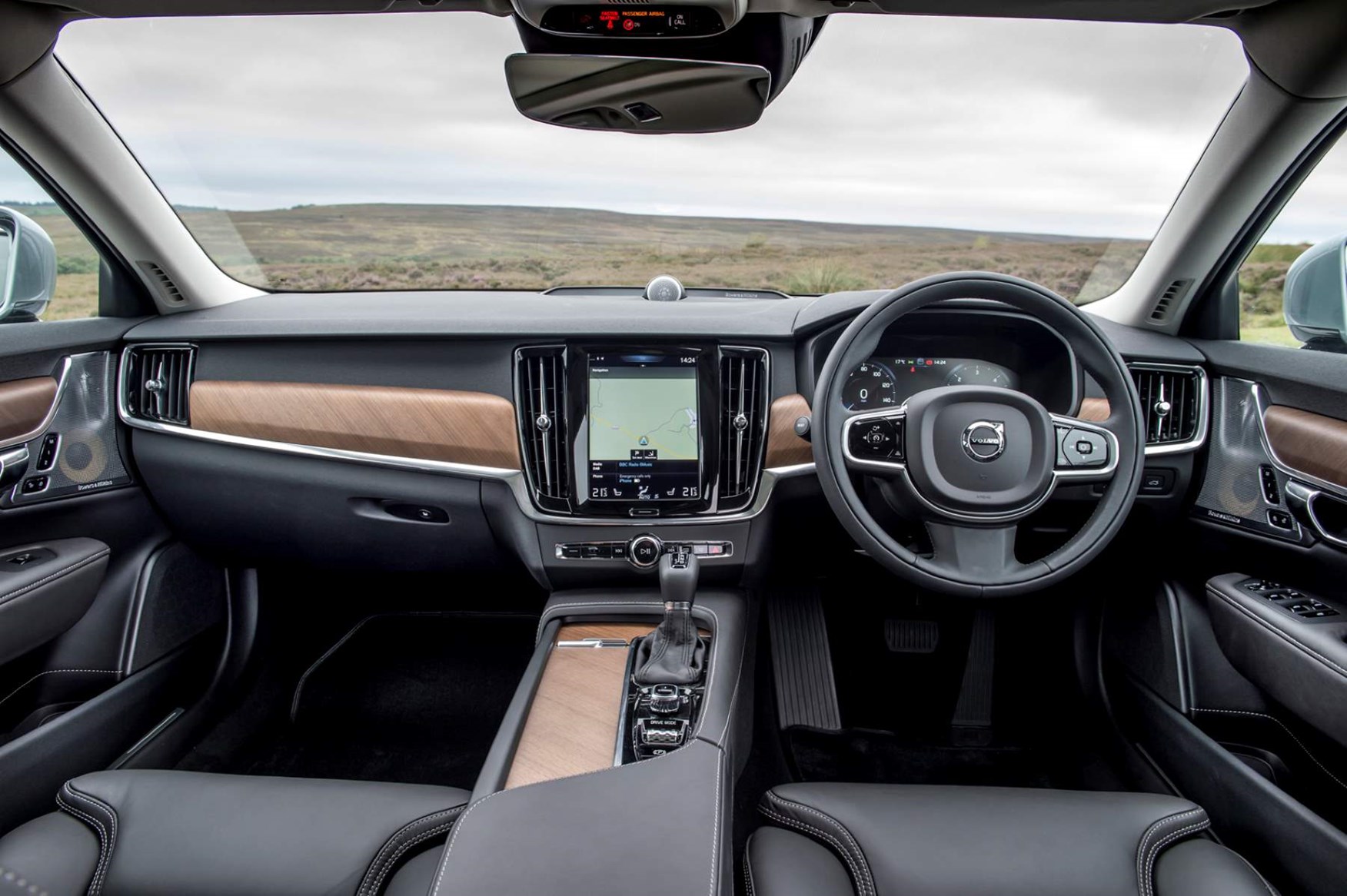 Volvo V90 cars for sale | New & Used V90 | Parkers