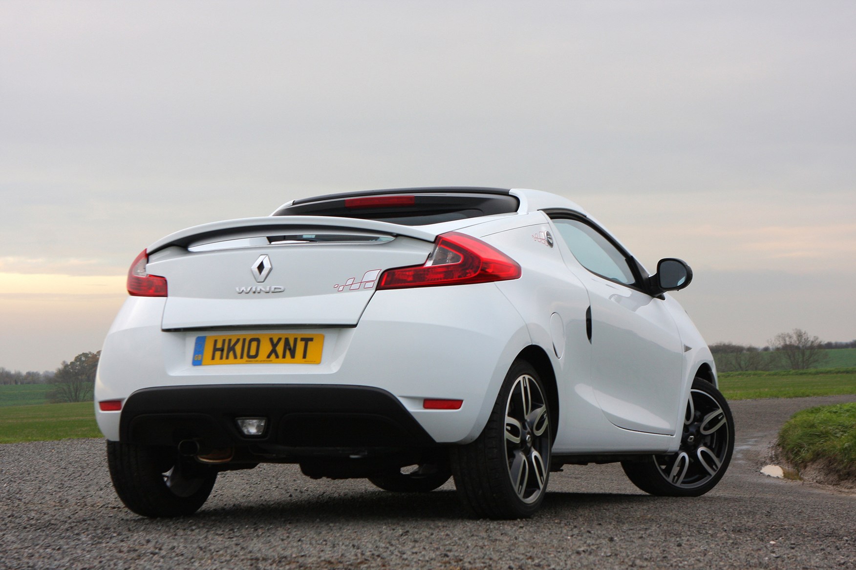 Renault Wind Hatchback (2010 - 2012) Photos | Parkers