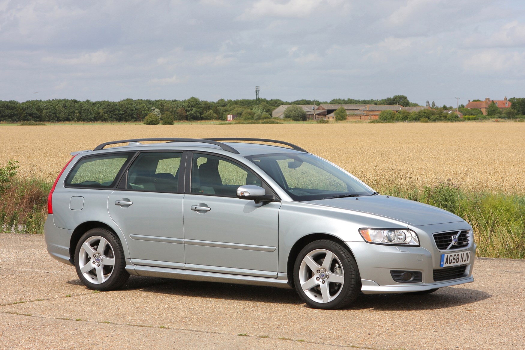 Volvo V50 Estate (2004 - 2012) Photos | Parkers