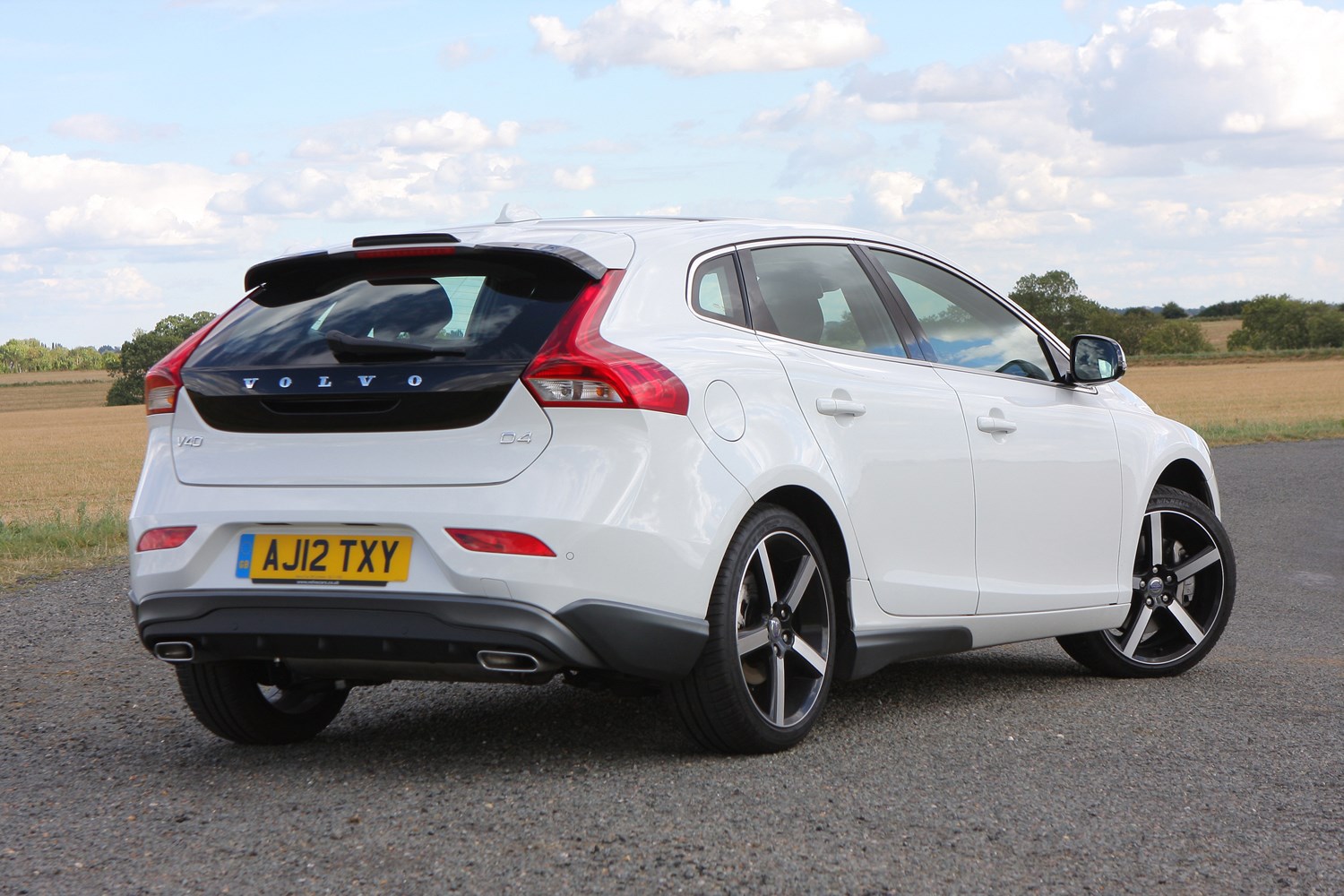 Volvo V40 Hatchback (2012 - ) Photos | Parkers