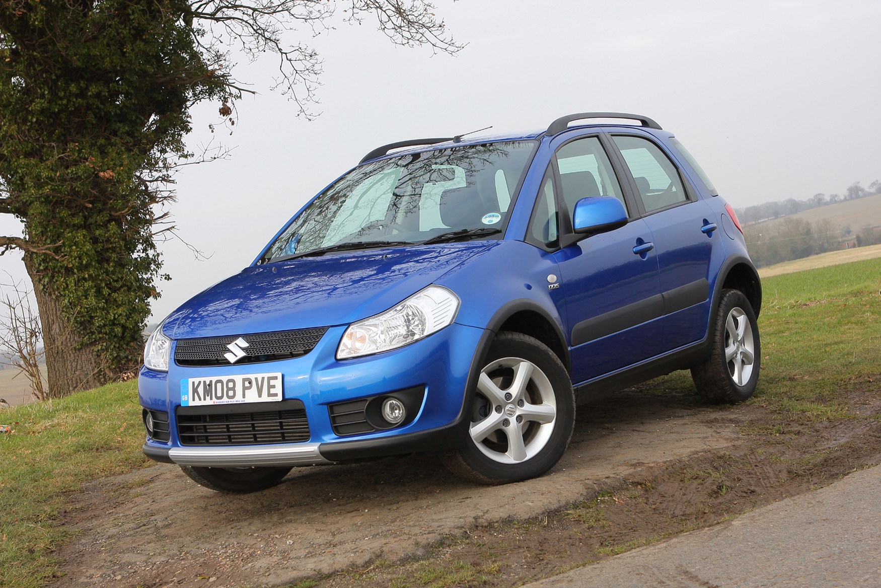 Suzuki SX4 Hatchback (2006 - 2014) Photos | Parkers