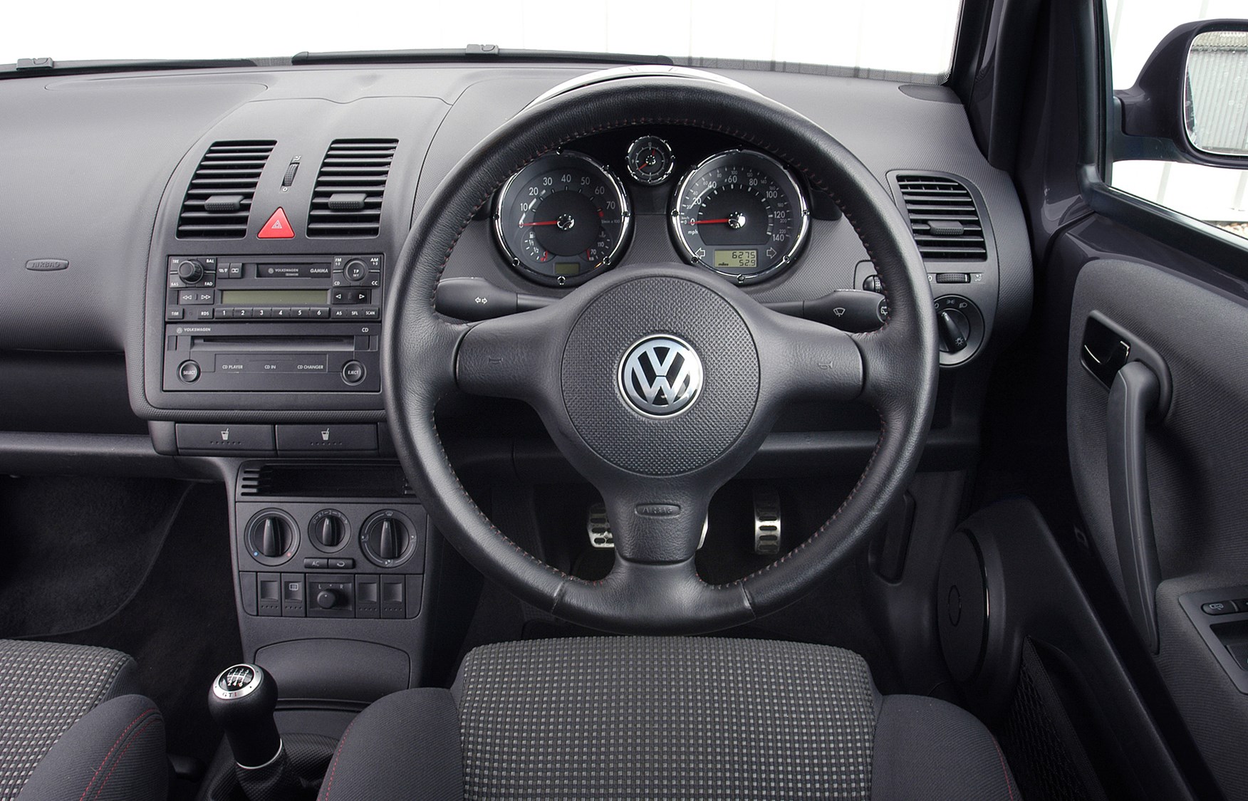 Volkswagen Lupo Hatchback (1999 - 2005) Photos | Parkers