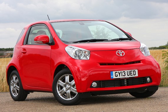 Toyota IQ Hatchback 1.0 VVT-i 3d specs & dimensions | Parkers