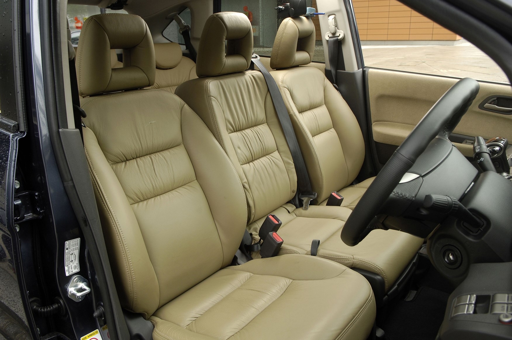 Honda FR-V Hatchback (2004 - 2009) Photos | Parkers