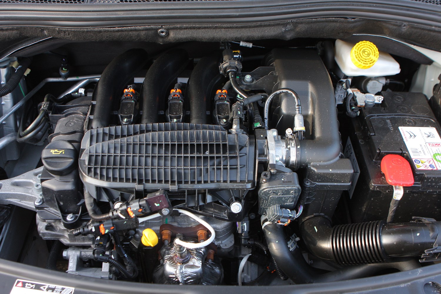 Peugeot 208 Hatchback (2012 - ) Photos | Parkers