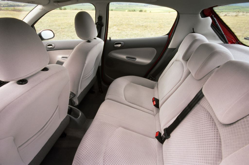Peugeot 206 Hatchback (1998 - 2009) Photos | Parkers
