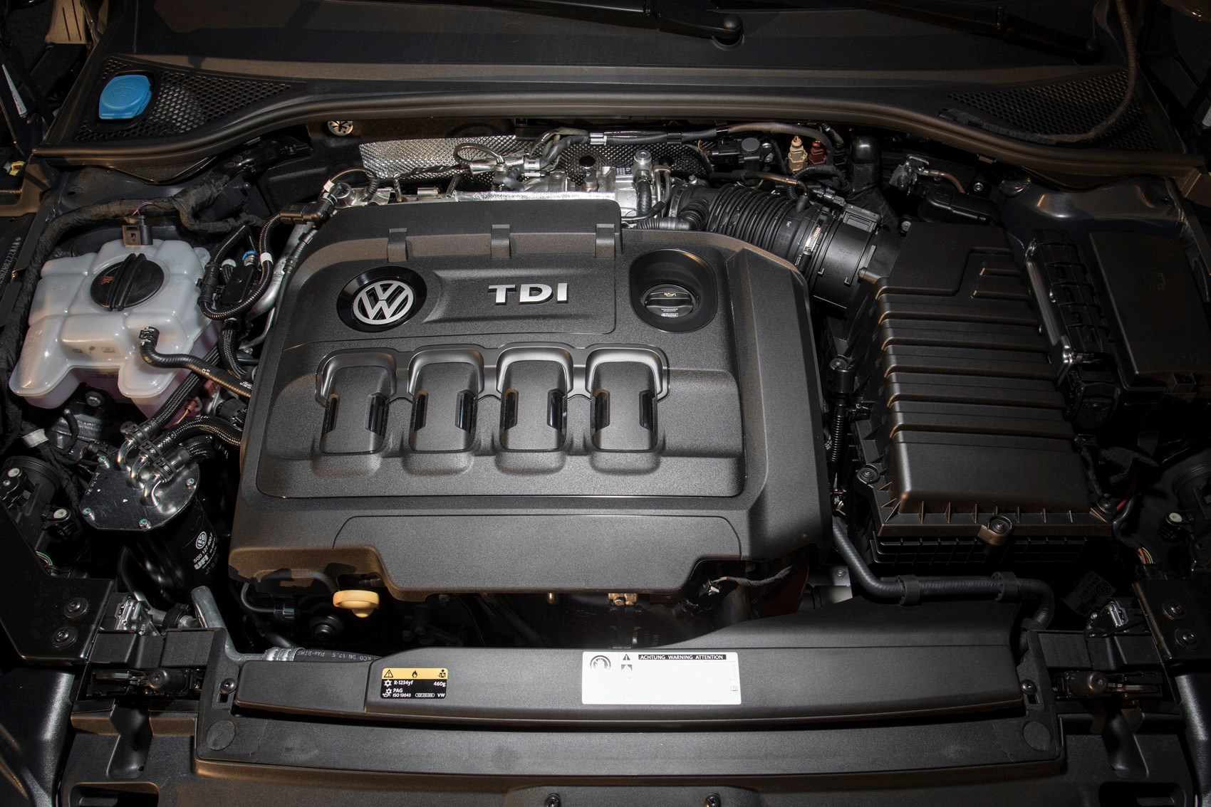 Volkswagen Arteon Coupe (2017 - ) Photos | Parkers