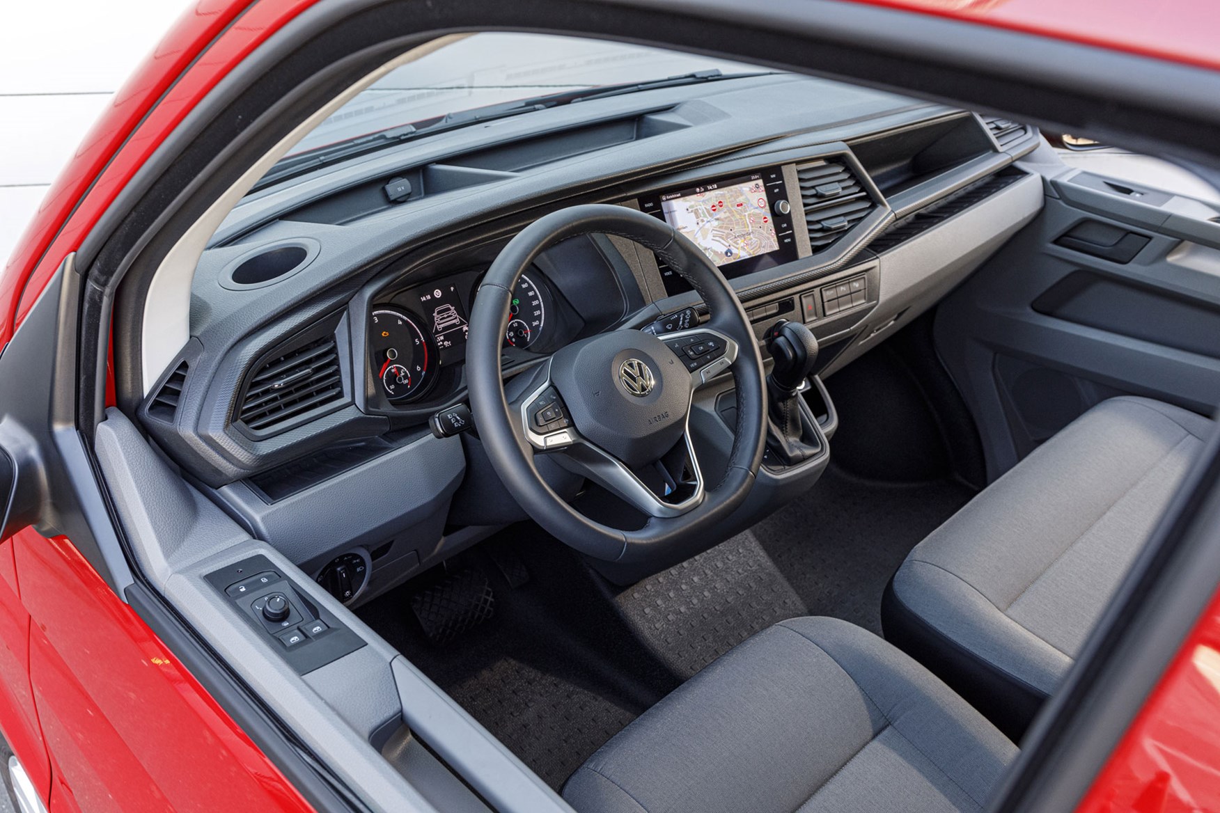 Volkswagen Transporter review (2020) | Parkers