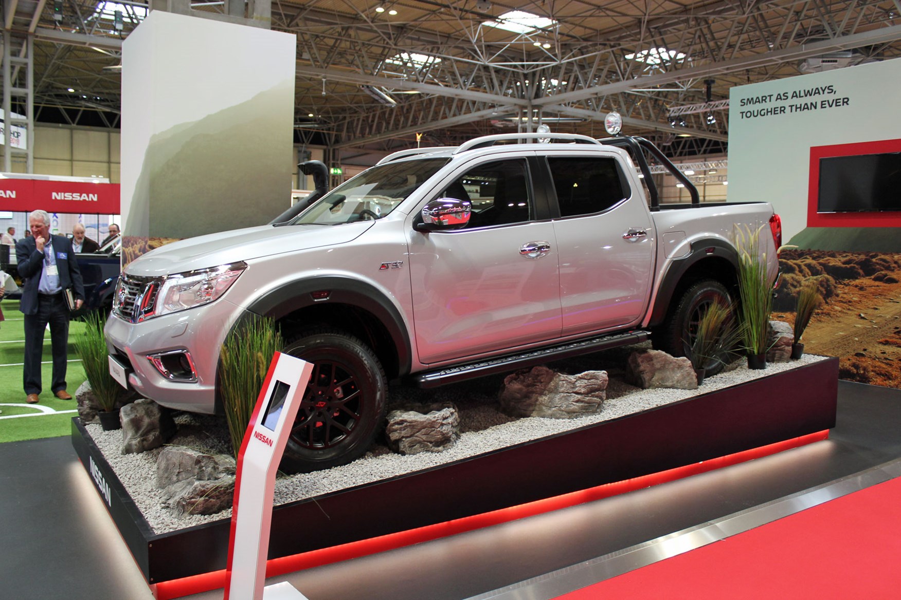 New Nissan Navara Off-Roader AT32 pickup world debut at CV Show 2018 ...