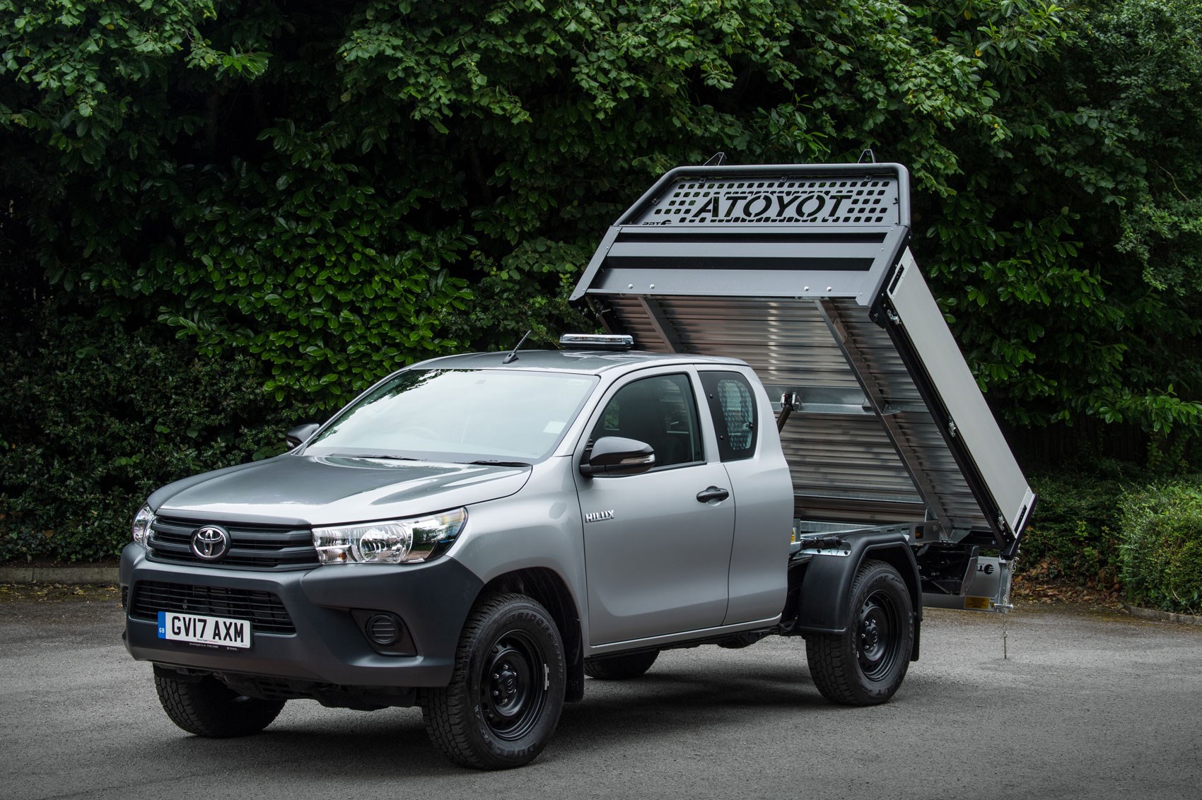 Toyota Hilux Tipper review | Parkers