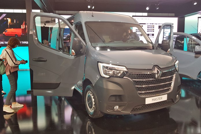 2019 Renault Master facelift – full details of new-look large van