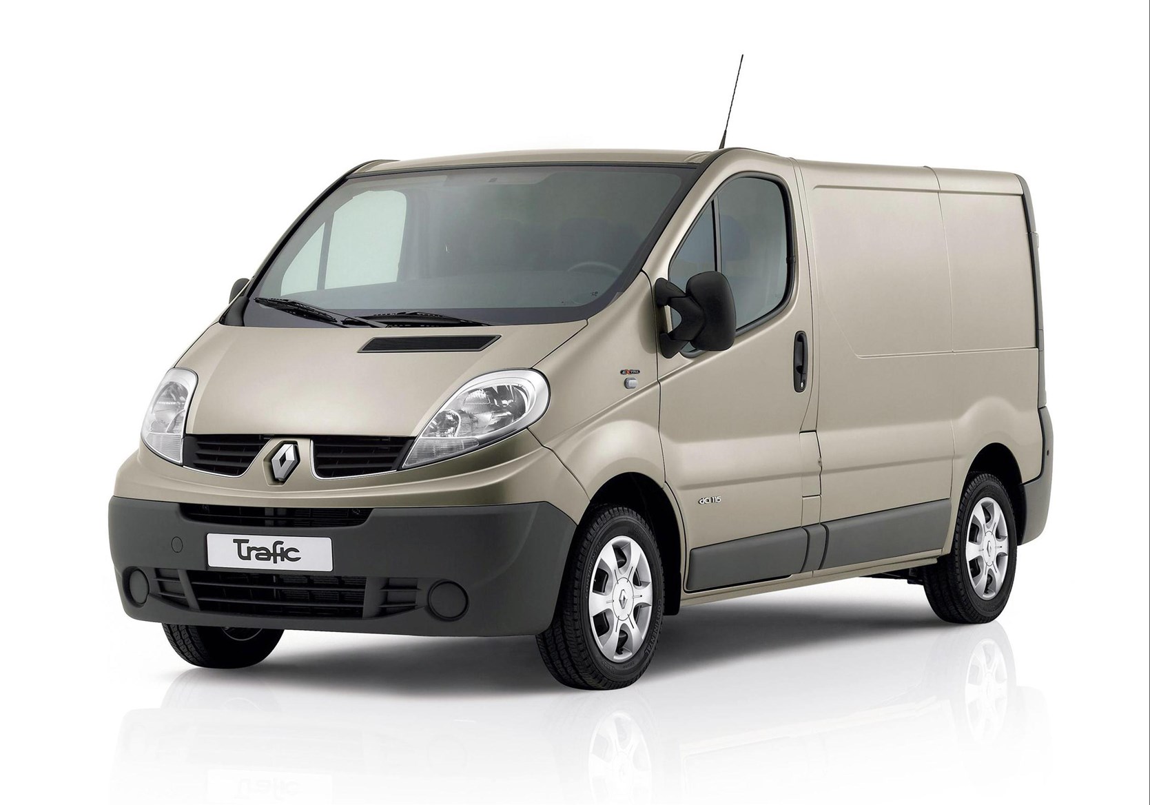 Prices confirmed for Renault vans | Parkers