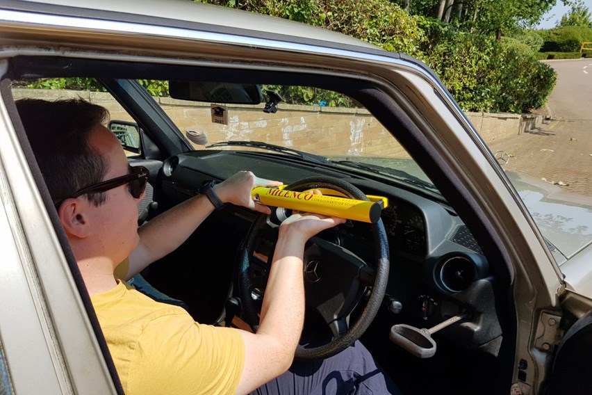 Milenco HS Steering Wheel Lock review: the stick of security