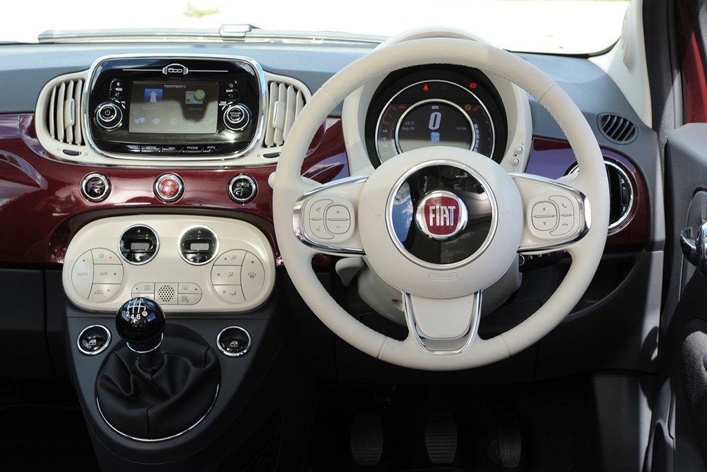 Fiat 500 Review (2023) | Parkers