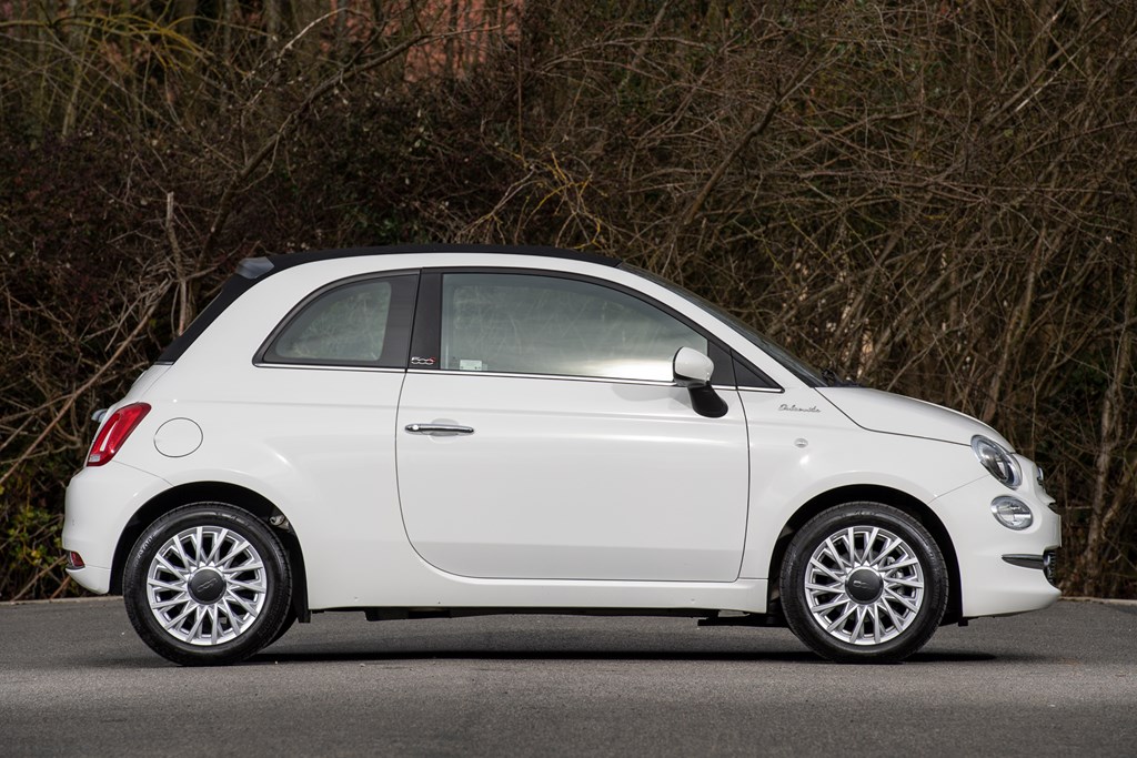 Fiat 500 review: charming city car with a dash of Italian chic | Parkers