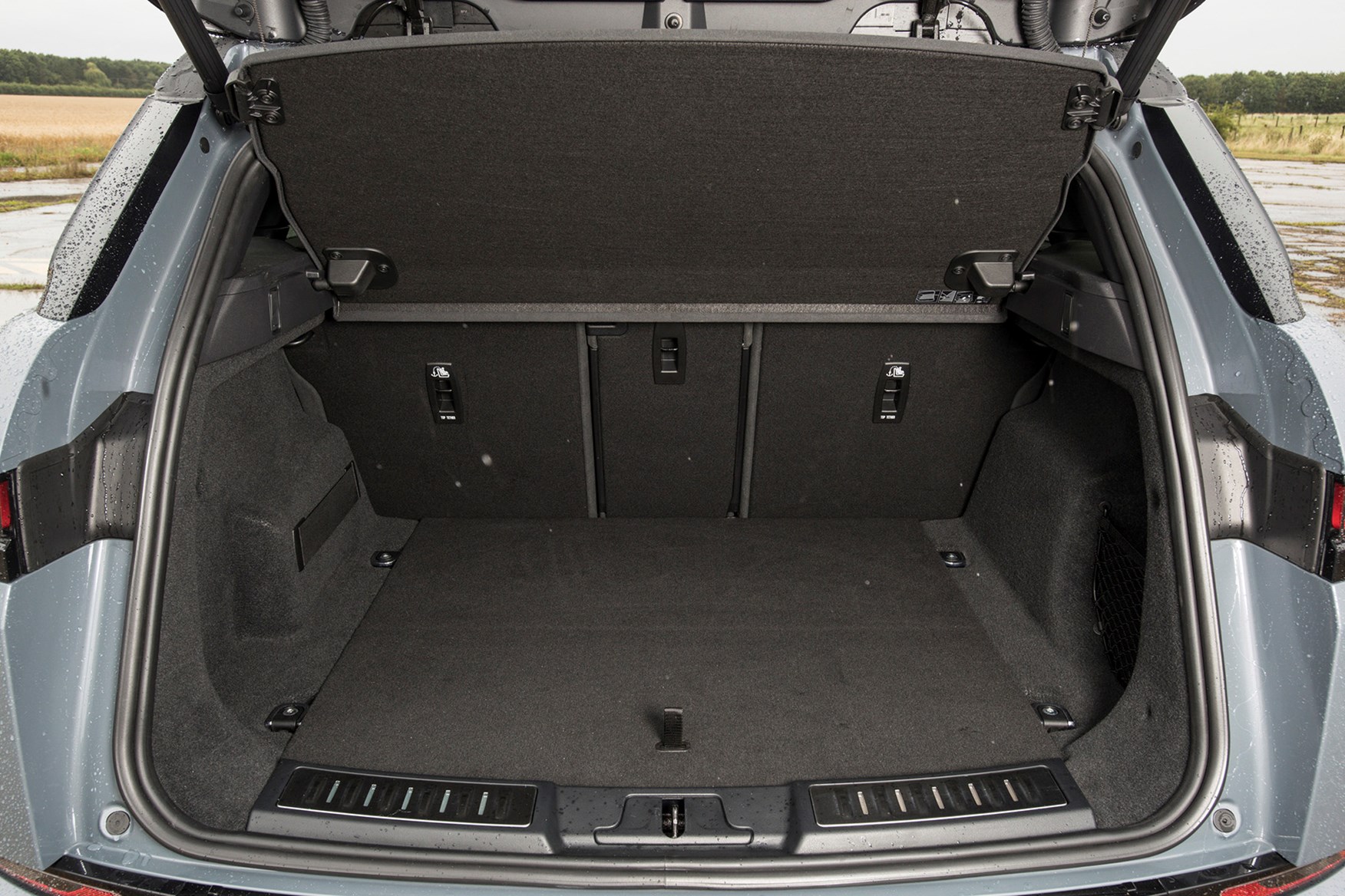 Range Rover Evoque (2025) boot space & practicality