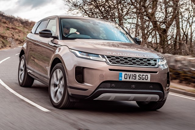 Range Rover Evoque (2025) boot space & practicality