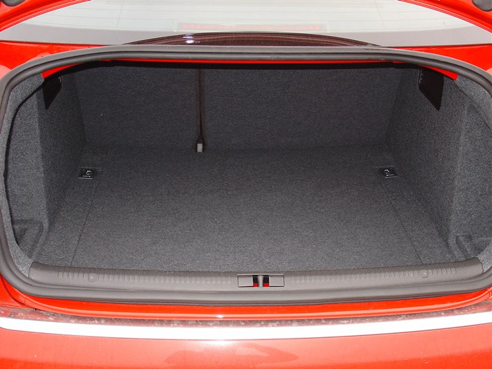 Used Audi A4 Saloon (2000 - 2004) boot space & practicality