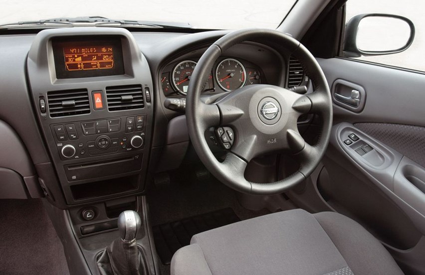 Used Nissan Almera Hatchback (2000 - 2006) boot space & practicality