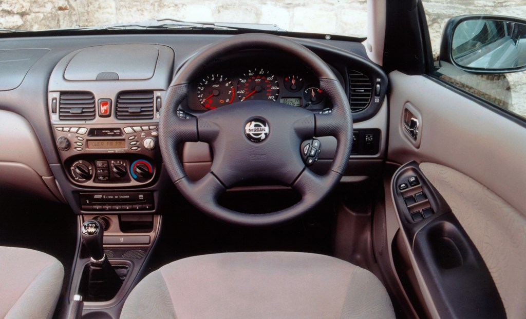 Used Nissan Almera Hatchback (2000 - 2006) boot space & practicality