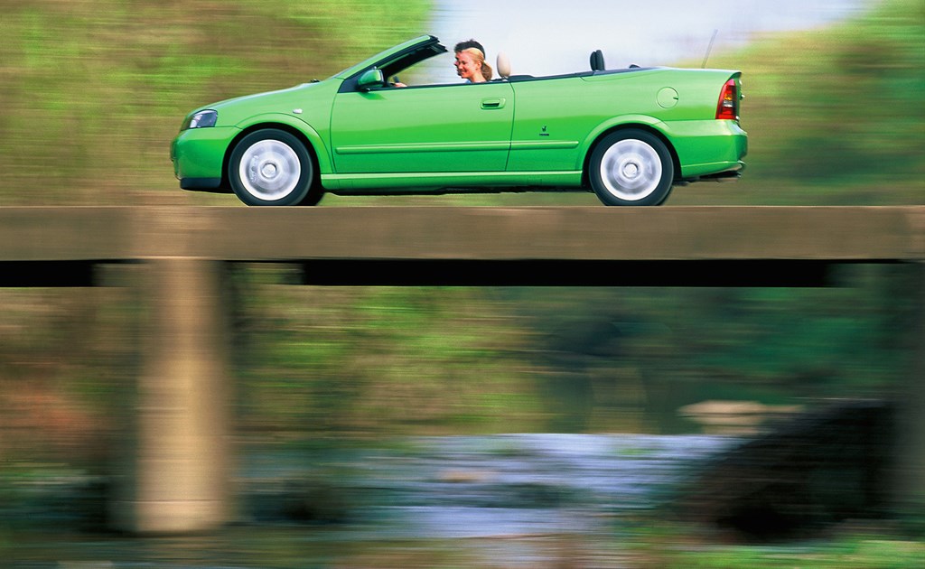 Used Vauxhall Astra Convertible (2001 - 2005) Review
