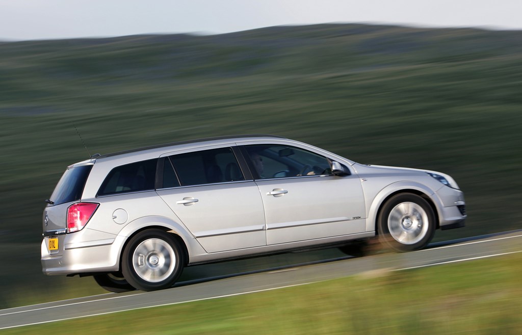 Used Vauxhall Astra Estate (2004 - 2010) Review