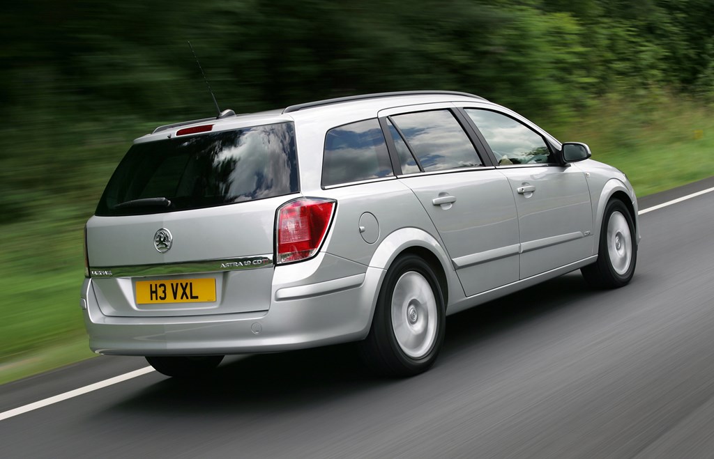 Used Vauxhall Astra Estate (2004 - 2010) boot space & practicality