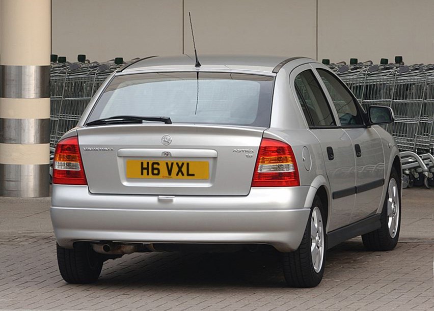 Used Vauxhall Astra Hatchback (1998 - 2005) Review