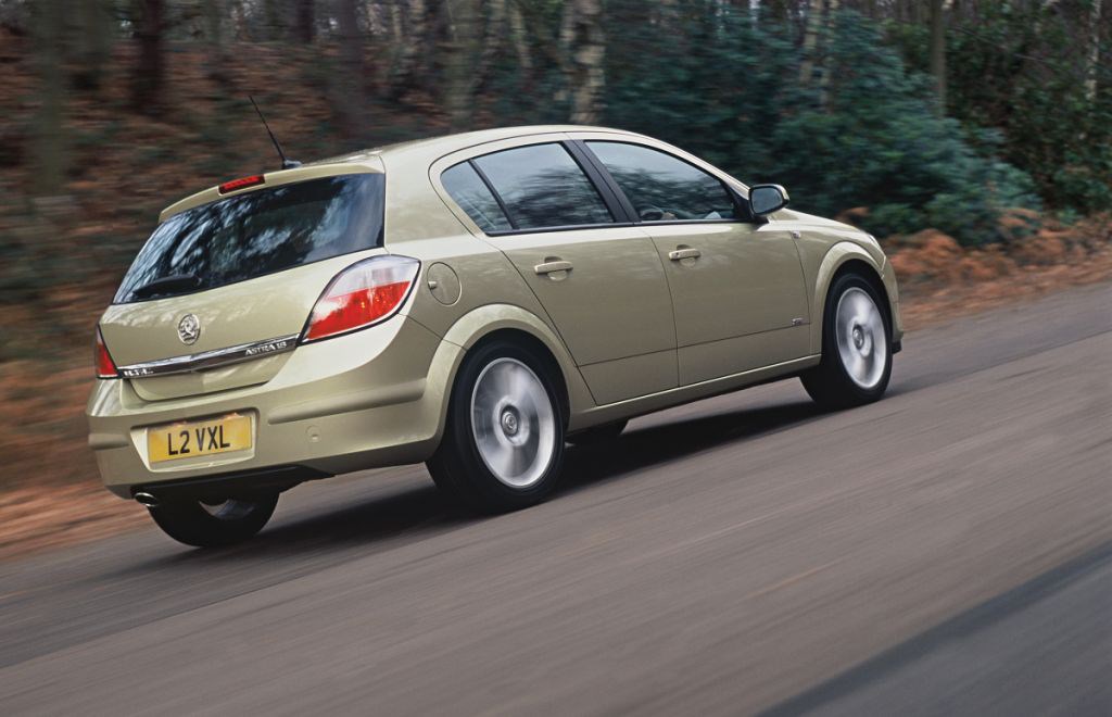 Used Vauxhall Astra Hatchback (2004 - 2010) Review