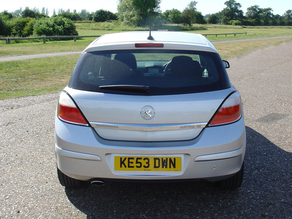 Used Vauxhall Astra Hatchback (2004 - 2010) Review