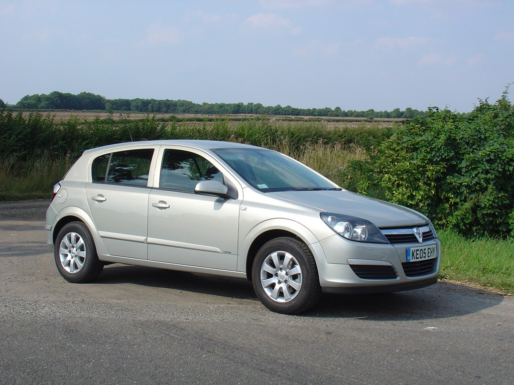 Used Vauxhall Astra Hatchback (2004 - 2010) Review