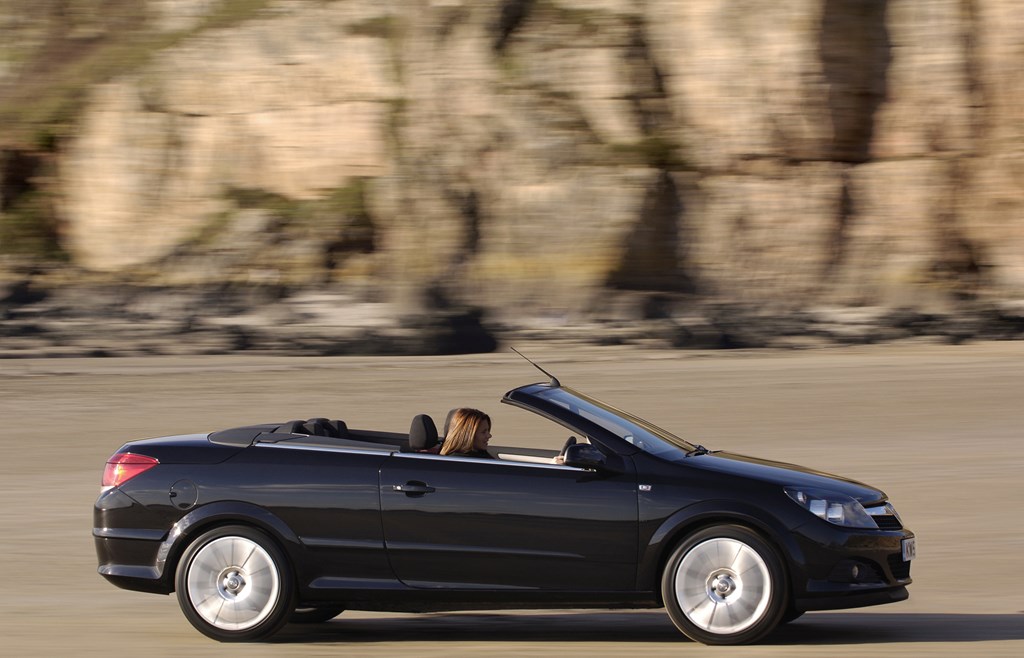 Used Vauxhall Astra TwinTop (2006 - 2010) Review Used Vauxhall Astra TwinTop (2006 - 2010) Review