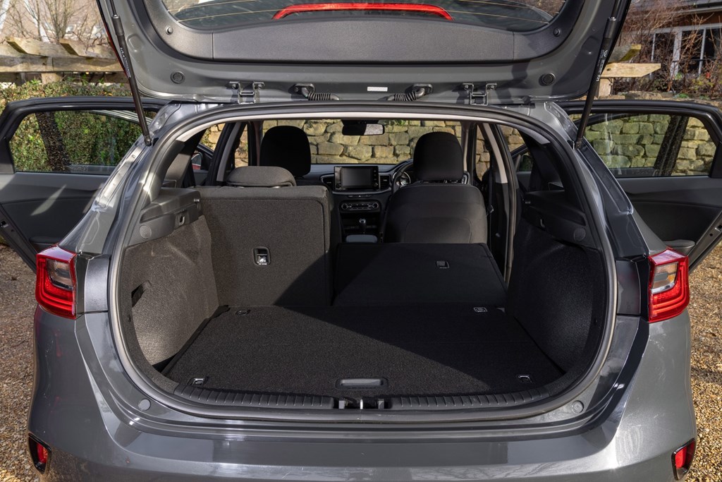 Kia Ceed (2025) boot space & practicality