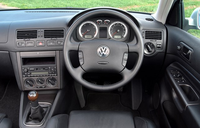 Used Volkswagen Bora Saloon (1999 - 2005) interior