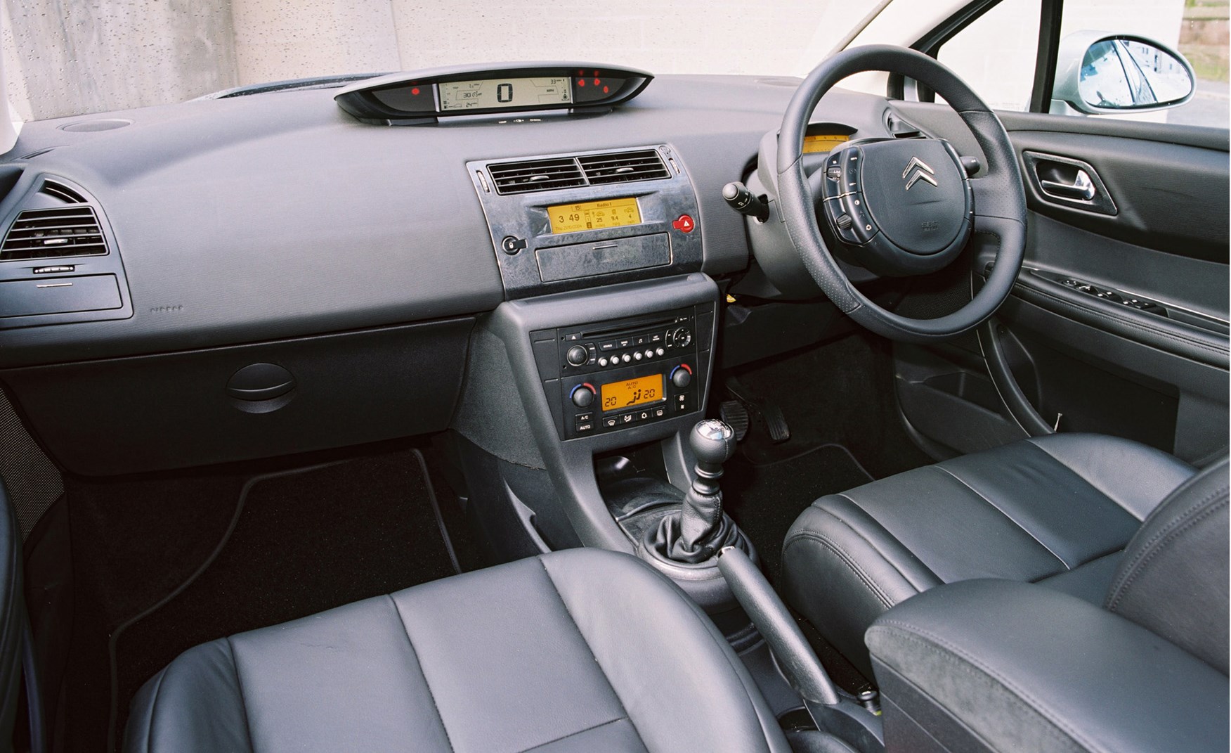 Used Citroën C4 Hatchback (2004 - 2010) interior