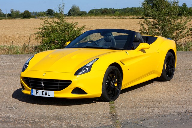 Used Ferrari California T Convertible (2014 - 2016) boot space ...