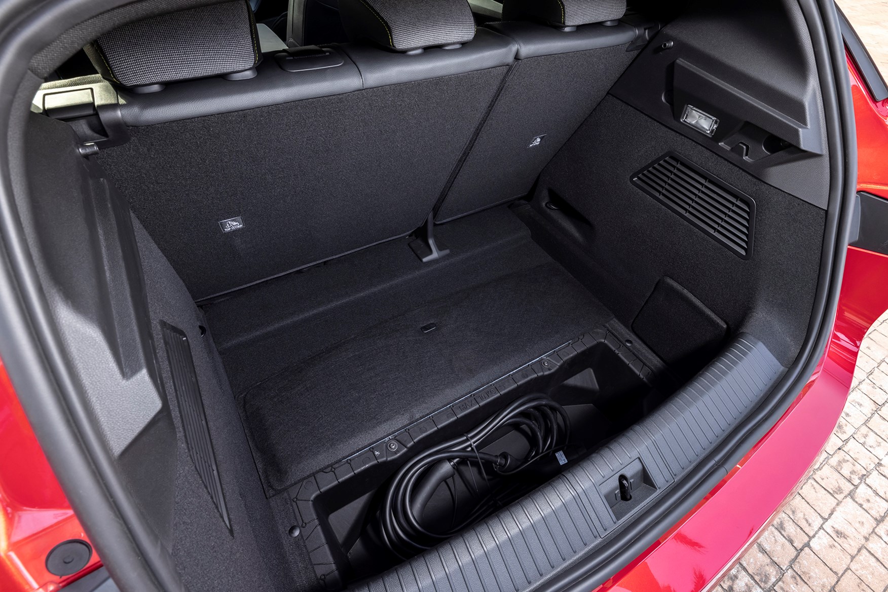 Renault Megane E-Tech (2025) boot space & practicality