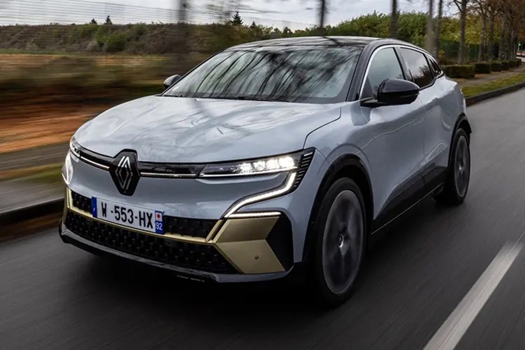 Renault Megane E-Tech (2025) boot space & practicality