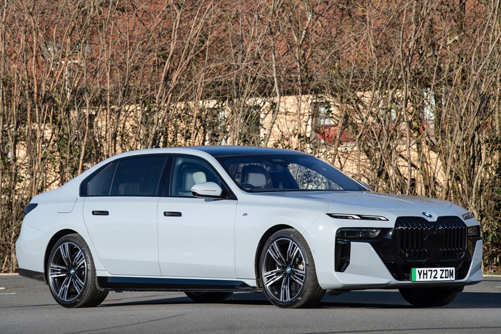 BMW i7 (2025) engines & performance