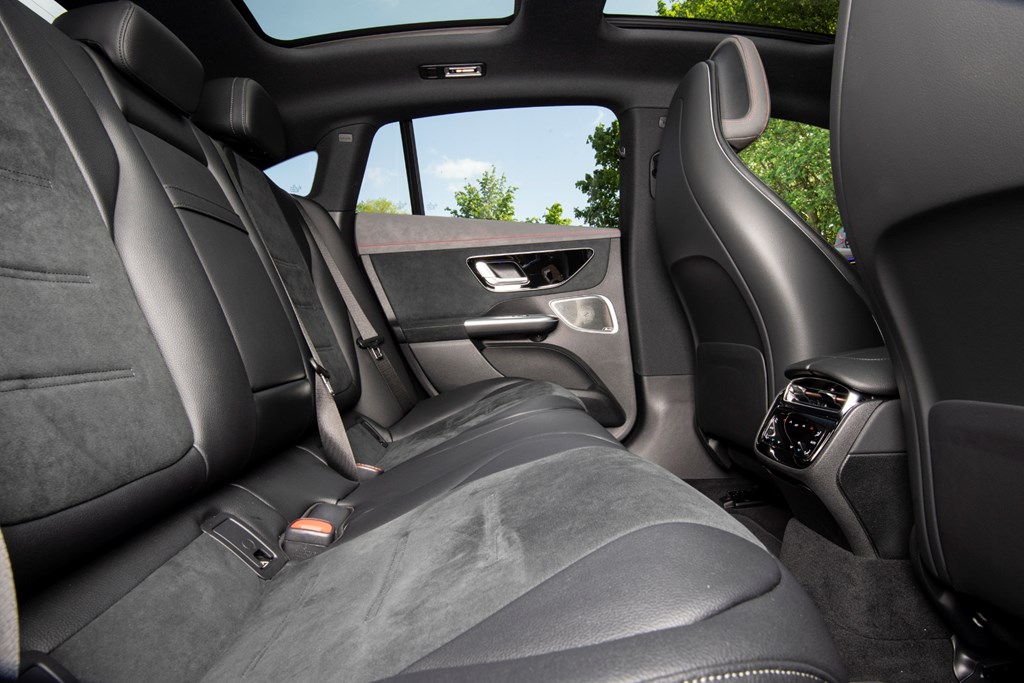 Mercedes-Benz EQE (2025) interior
